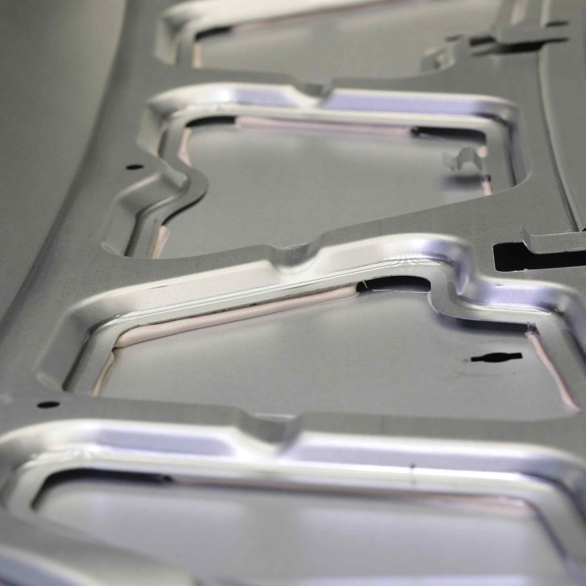 SikaSeal | Body Shop Adhesives | Sika Automotive