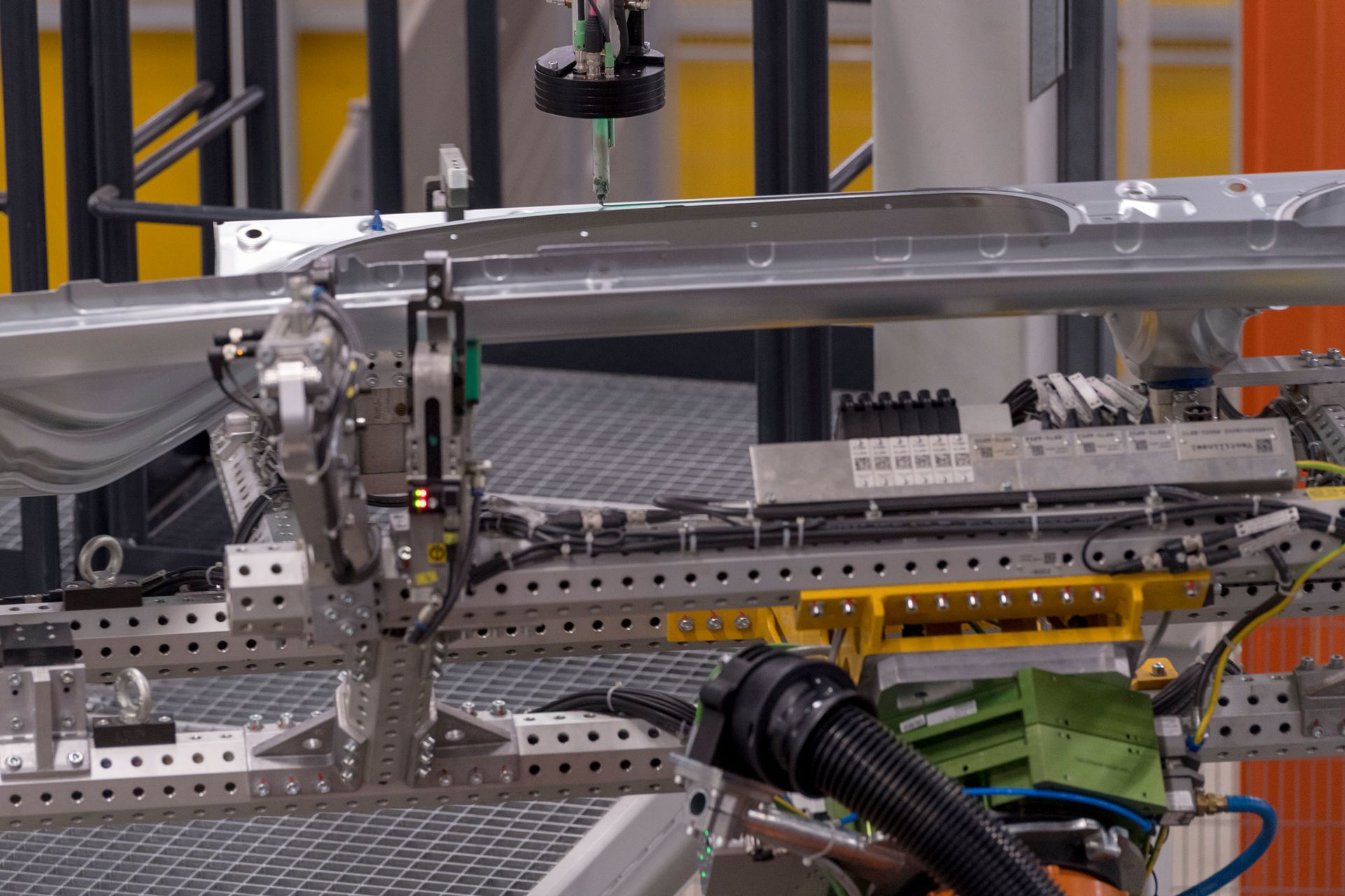 Structural Bonding | Body Shop Adhesives | Sika Automotive