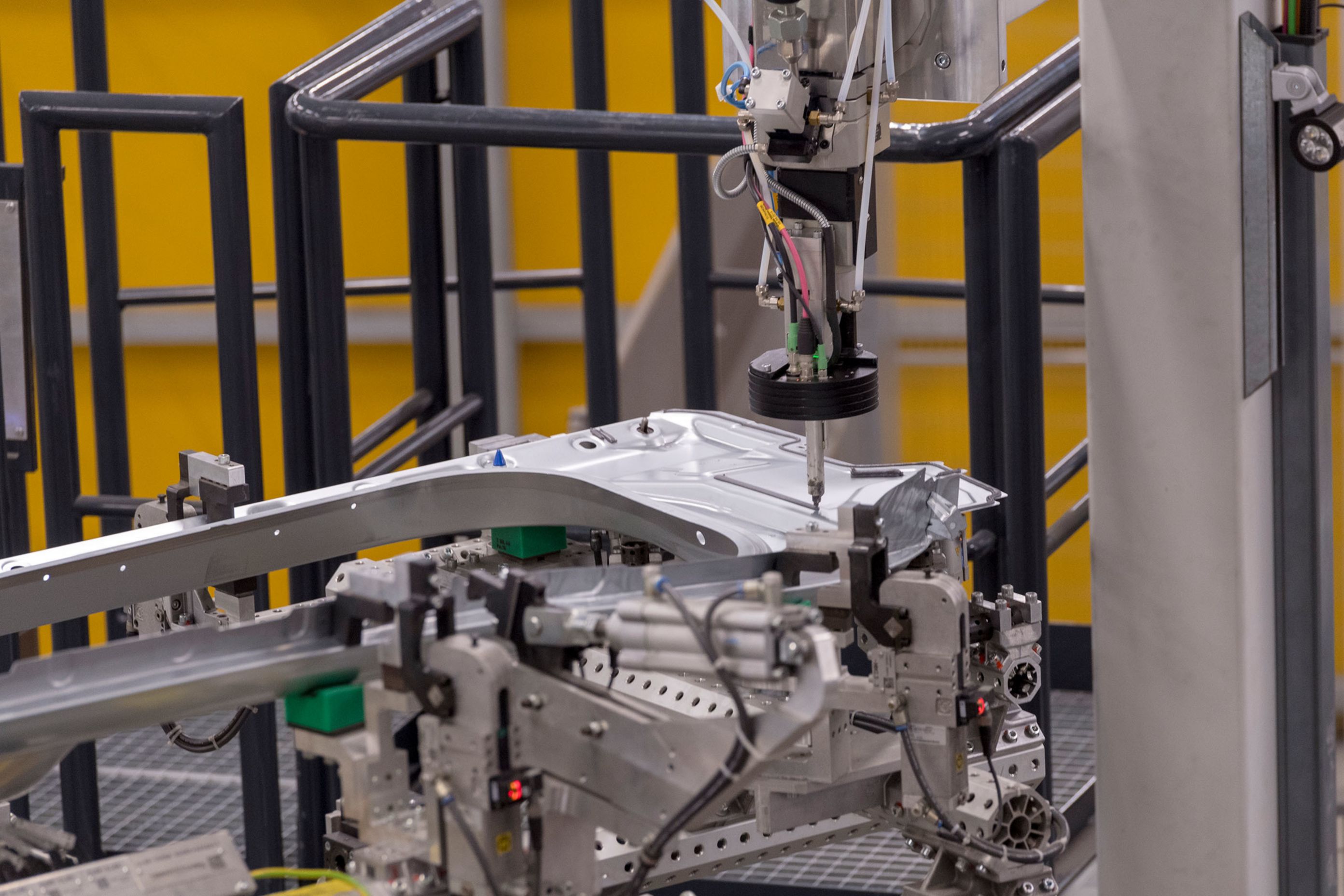 Structural Bonding | Body Shop Adhesives | Sika Automotive