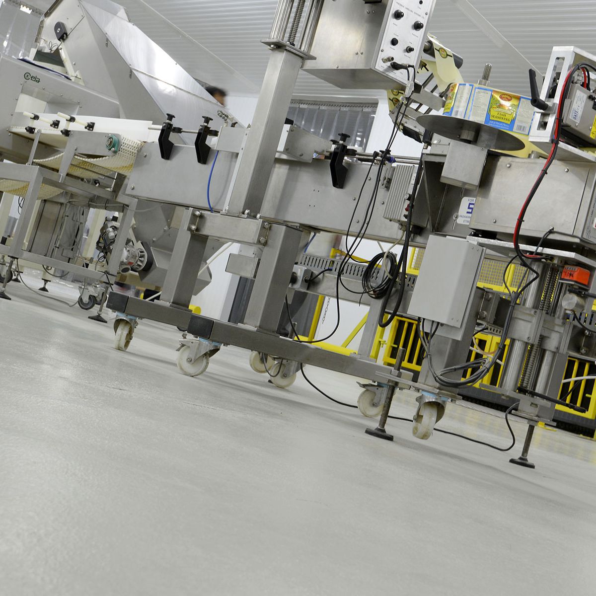 Moisture scavenger for polyaspartic ester floor coatings | Incorez