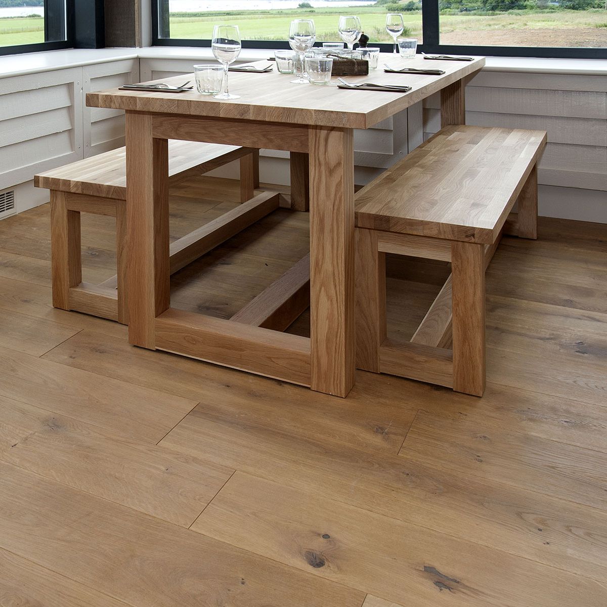 Moisture scavenger for polyurethane wood coatings | Incorez