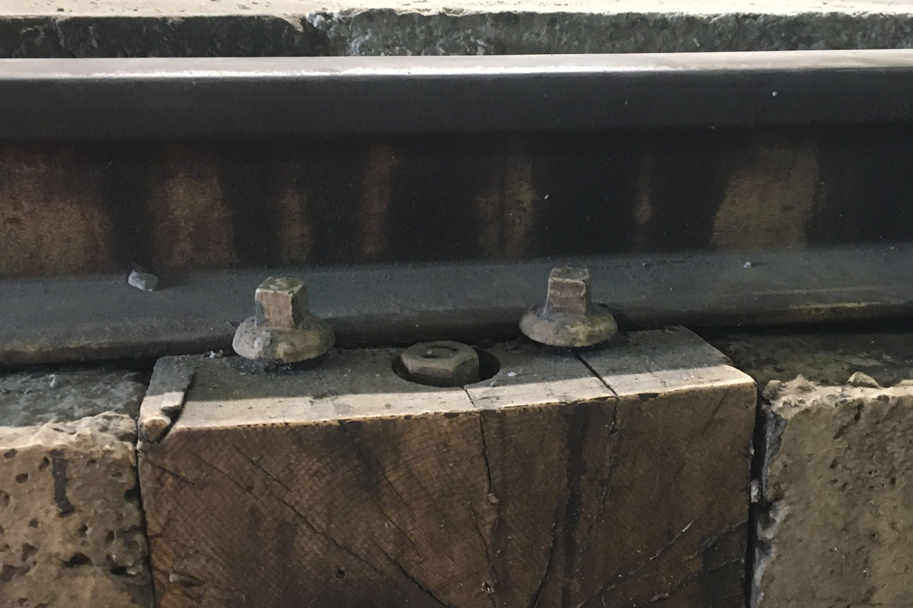 Rénovation du calage & de la fixation de rails - SNCF
