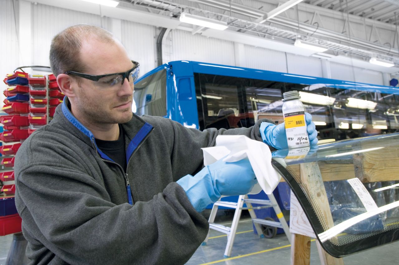 Improved adhesive bonding process prevents failure | Sika