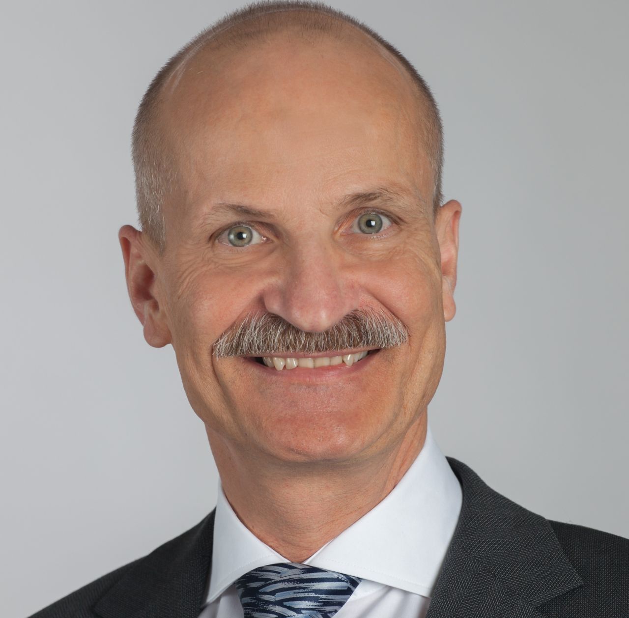 Dik Valsli Değirmenler İçin Öğütme Yardımcı Katkılarının Faydaları