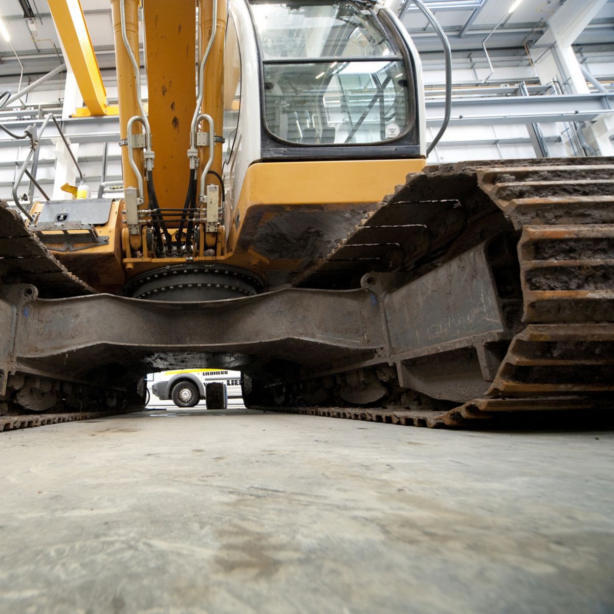 DRY SHAKE HARDENERS FOR CONCRETE FLOORS