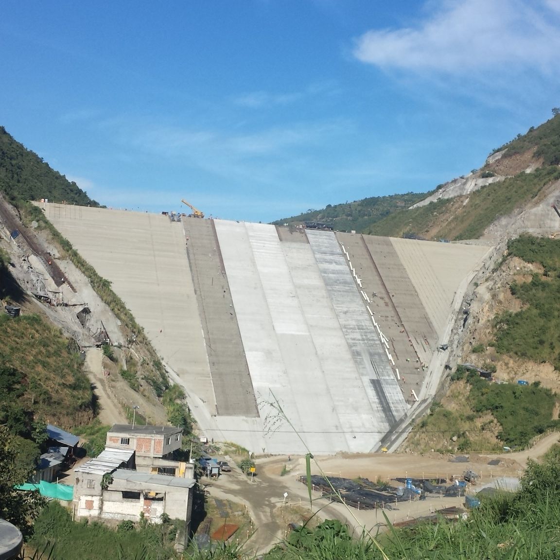 Construction of Tona Dam