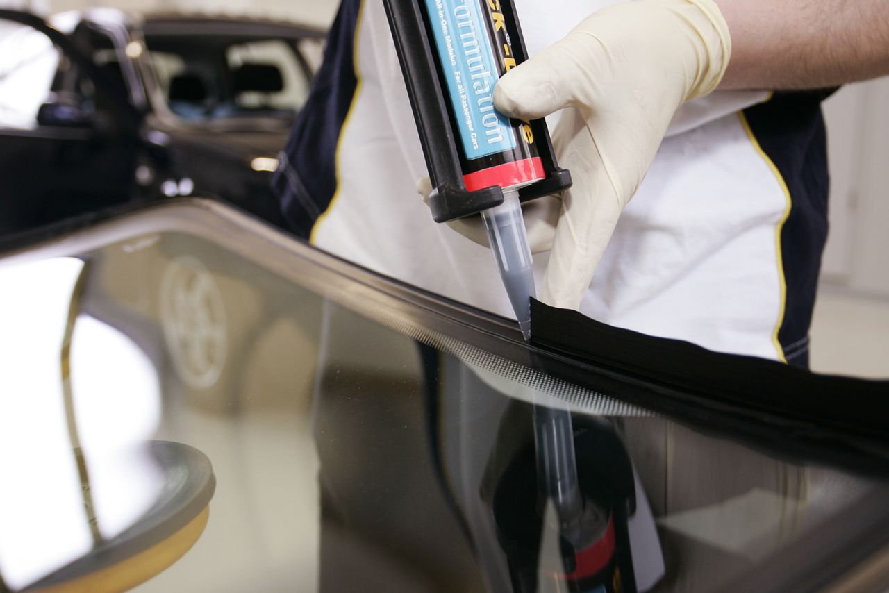 Glass Bonding | Sika Canada