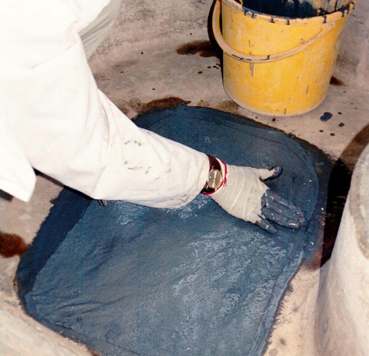 How to Waterproof a Pond