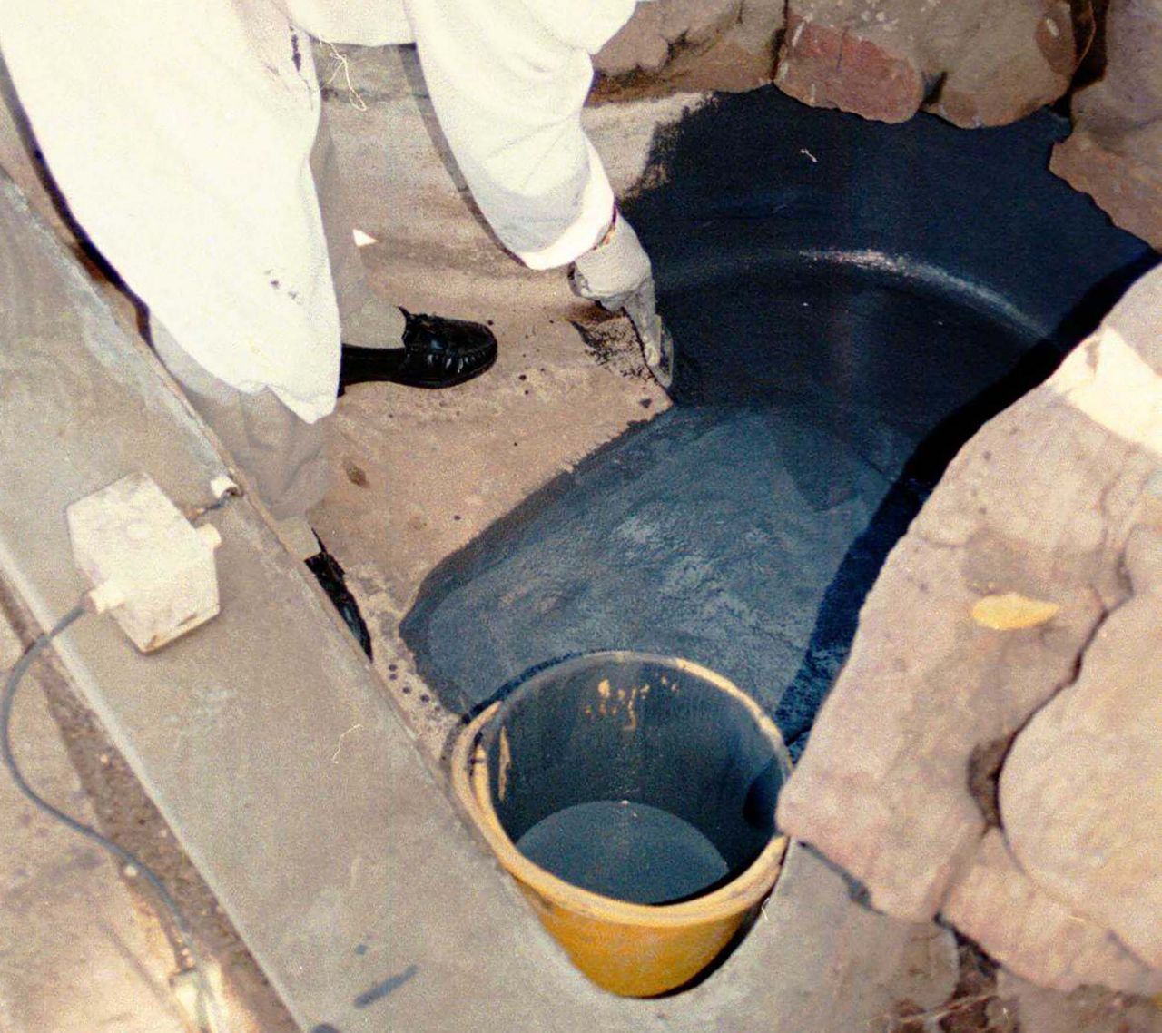 How to Waterproof a Pond