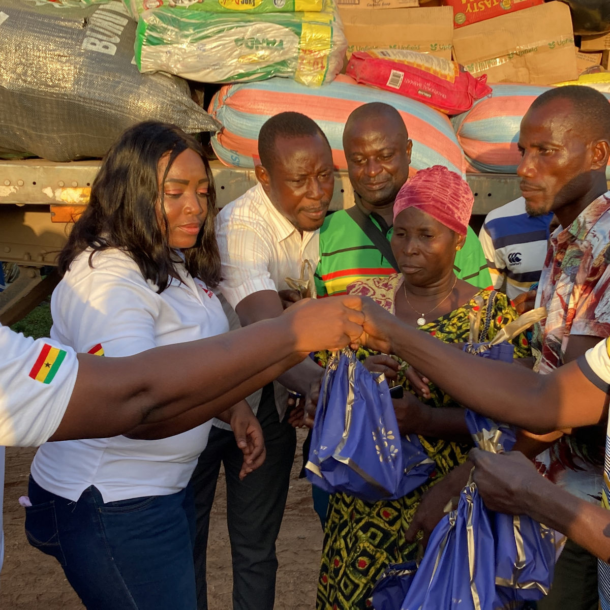 Sika Ghana: Flood Relief to the Victims of Akosombo Dam Spillage