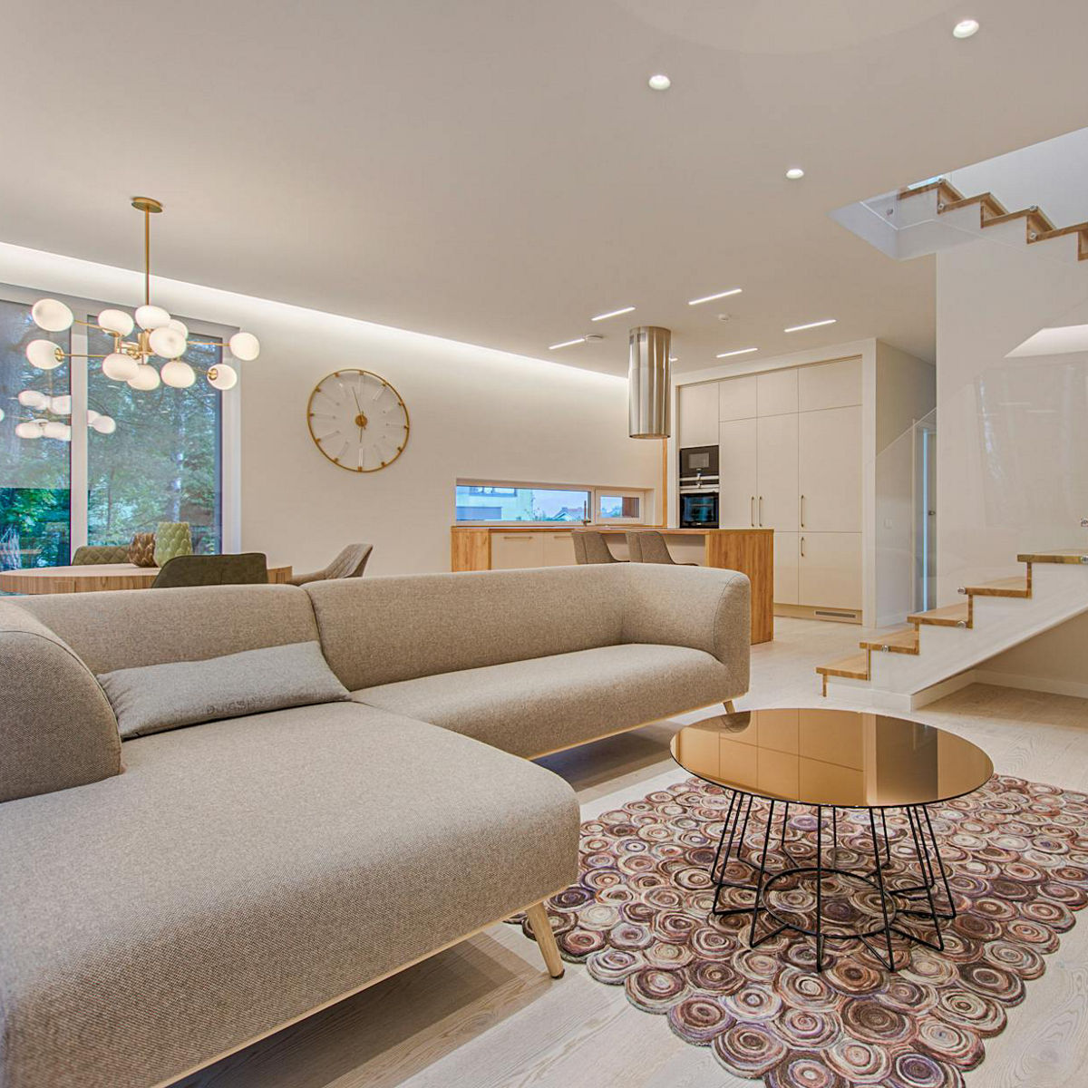 Keunggulan Perekat Keramik Dibanding Adukan Semen Konvensional